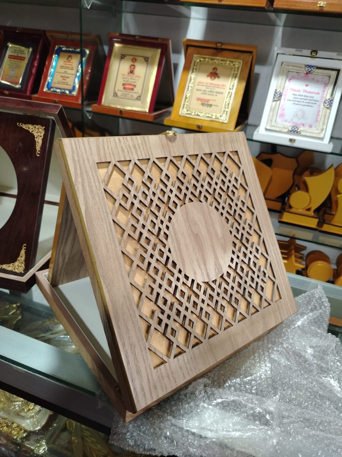 Silver cast crest with premium wooden laser cutting box - Best Marketplace