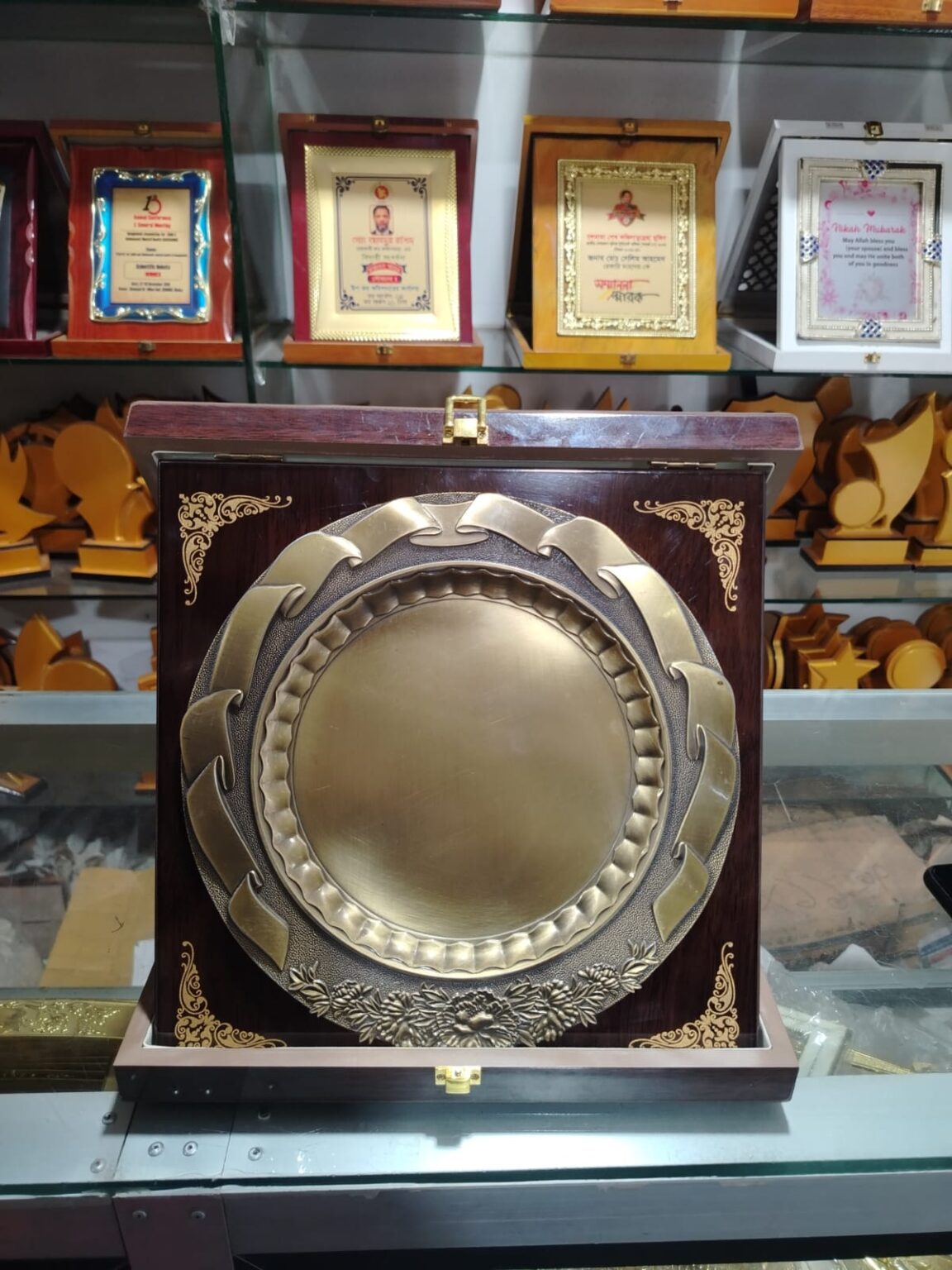 Silver cast crest with premium wooden laser cutting box – Best Marketplace